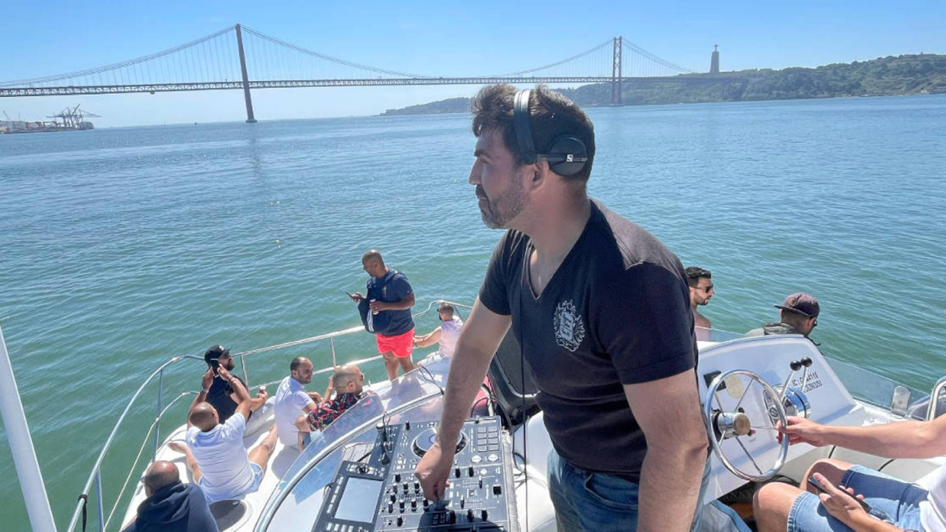Boat Party - LisbonYacht